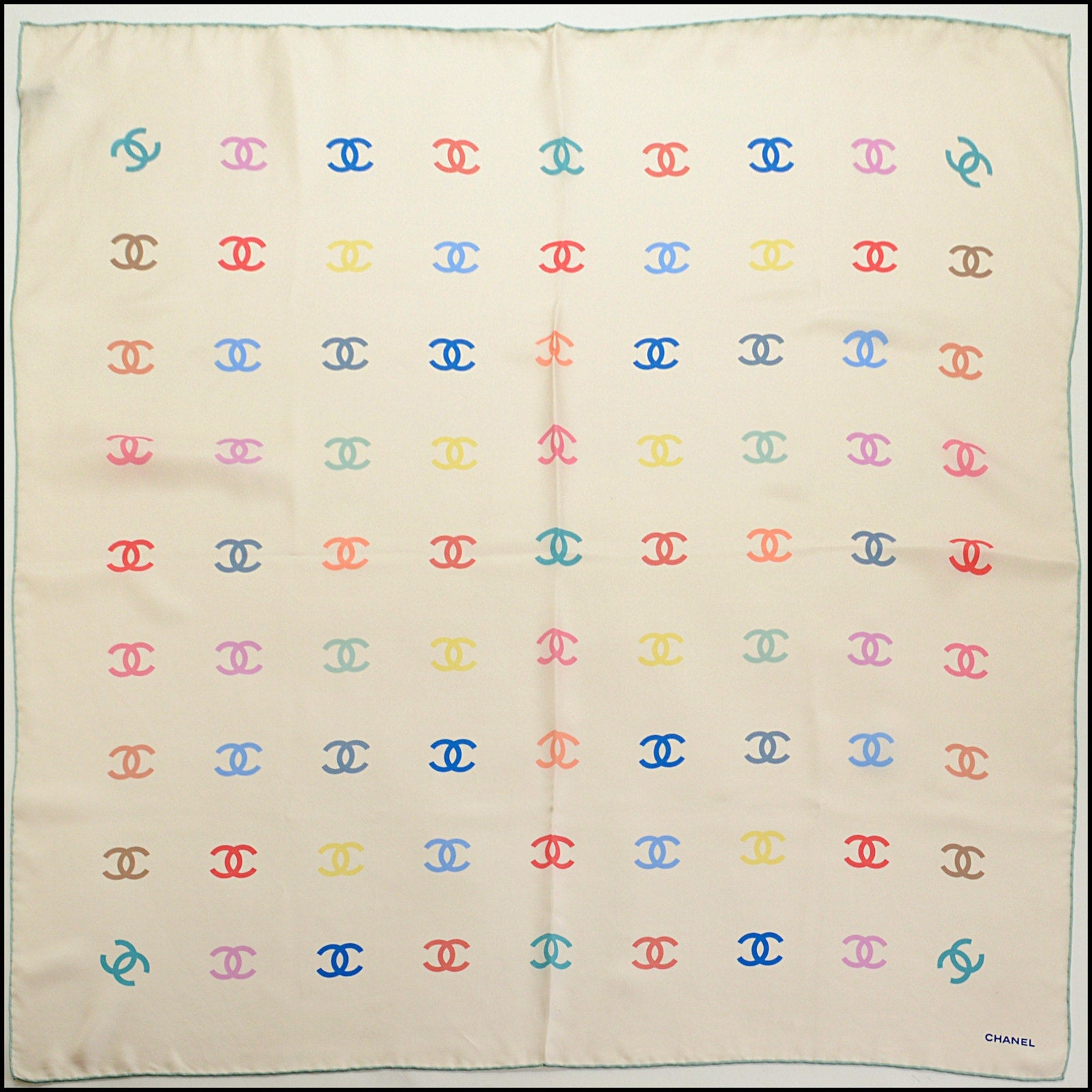RDC15052 CHANEL "21 Ivory / Multicolor CC Logo Silk Twill Square Scarf ...